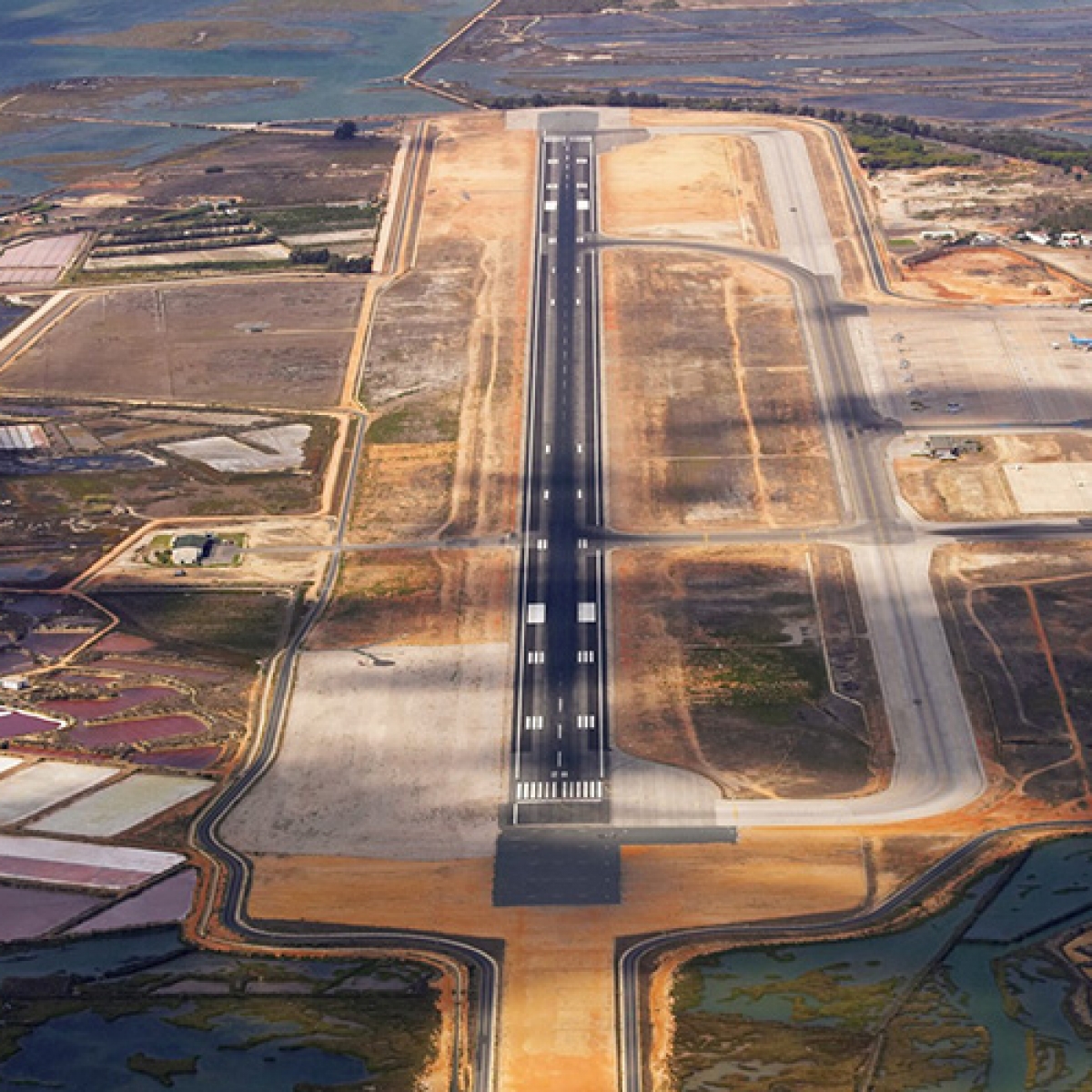 Faro Airport - Runway and Platform - TECNOVIA