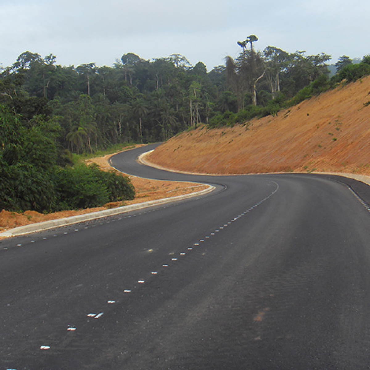 Estradas Nacionais - Cabinda - TECNOVIA