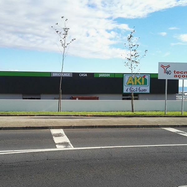 Construção da Nova Loja da AKI em Ponta Delgada - TECNOVIA