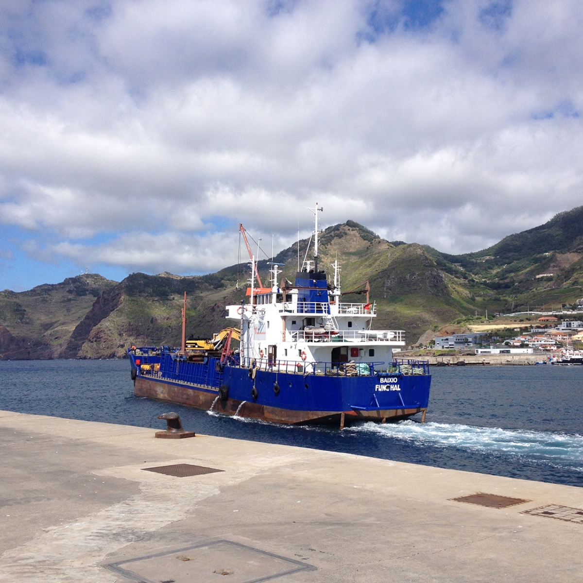 Navio Draga “Baixio” aumenta capacidade da Tecnovia na execução de ...